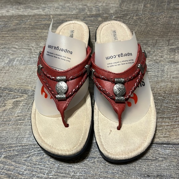 Minnetonka | Shoes | Minnetonka Silverthorne Handmade Red Thong Sandals ...